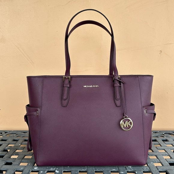 Michael Kors | Bags | Michael Kors Gilly Large Drawstring Travel Laptop ...